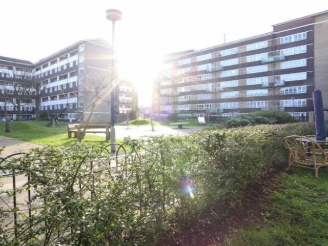 For Rent 4 Bedroom Shared Living/roommate London London DLS101842005