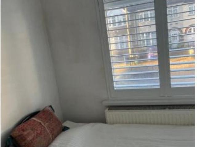 For Rent 4 Bedroom Shared Living/roommate London London DLS101854826