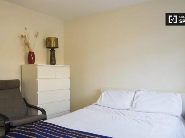 For Rent 4 Bedroom Shared Living/roommate London London DLS101851201