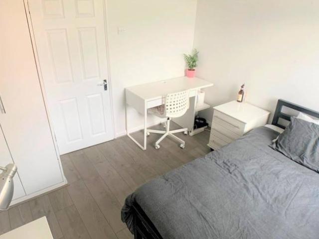 For Rent 4 Bedroom Shared Living/roommate London London DLS101853032