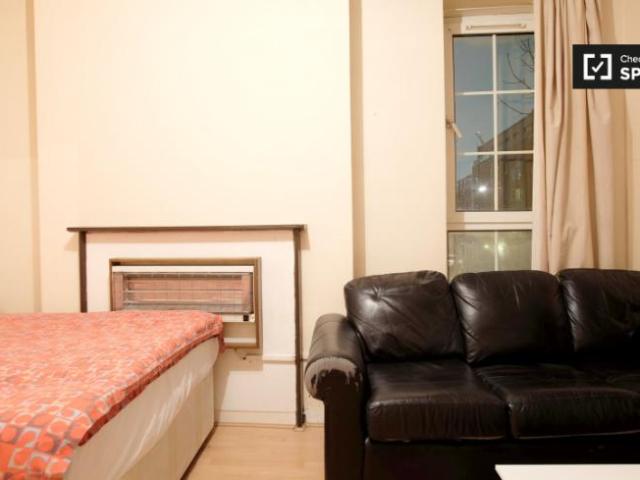 For Rent 4 Bedroom Shared Living/roommate London London DLS101853627