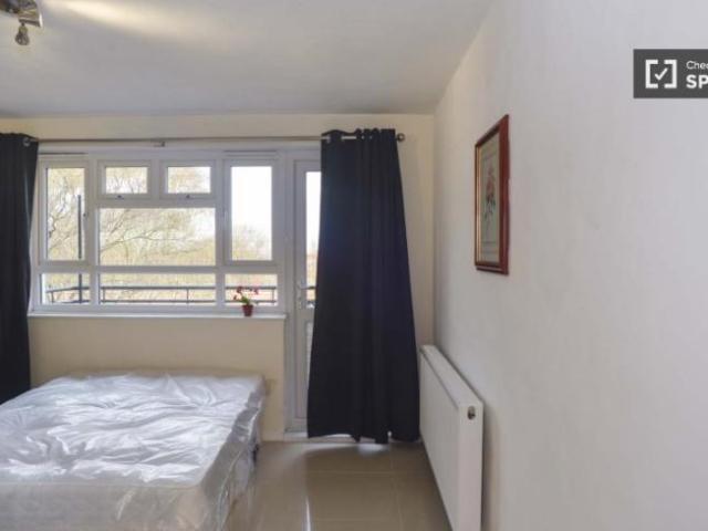 For Rent 4 Bedroom Shared Living/roommate London London DLS102796908