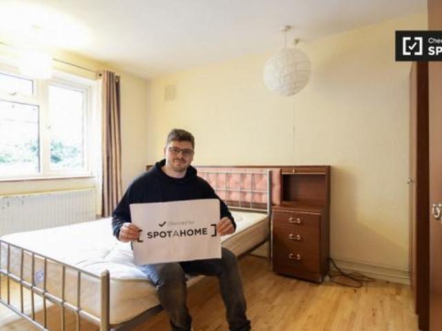 For Rent 4 Bedroom Shared Living/roommate London London DLS79079817