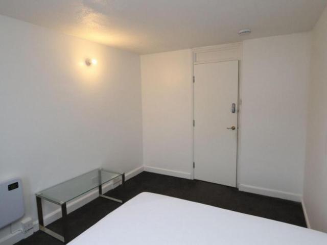 For Rent 4 Bedroom Shared Living/roommate London London DLS90559411