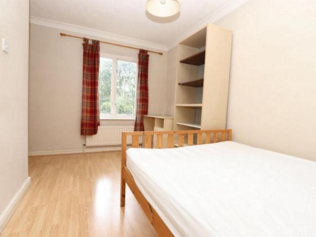 For Rent 4 Bedroom Shared Living/roommate London London DLS90559415