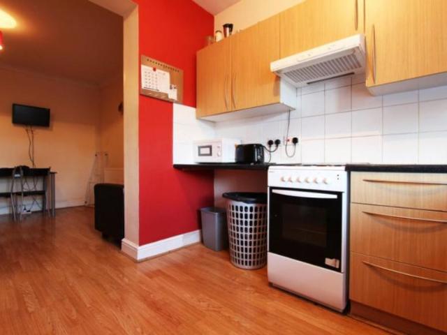 For Rent 4 Bedroom Shared Living/roommate London London DLS90559441