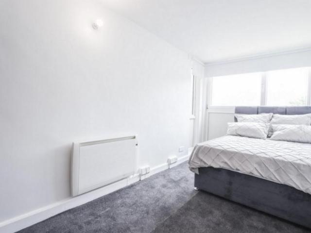 For Rent 4 Bedroom Shared Living/roommate London London DLS90559492