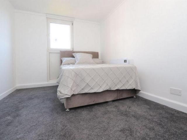 For Rent 4 Bedroom Shared Living/roommate London London DLS90559511