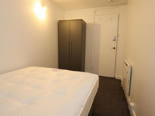 For Rent 4 Bedroom Shared Living/roommate London London DLS90559561