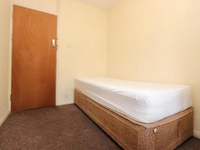 For Rent 4 Bedroom Shared Living/roommate London London DLS90559588