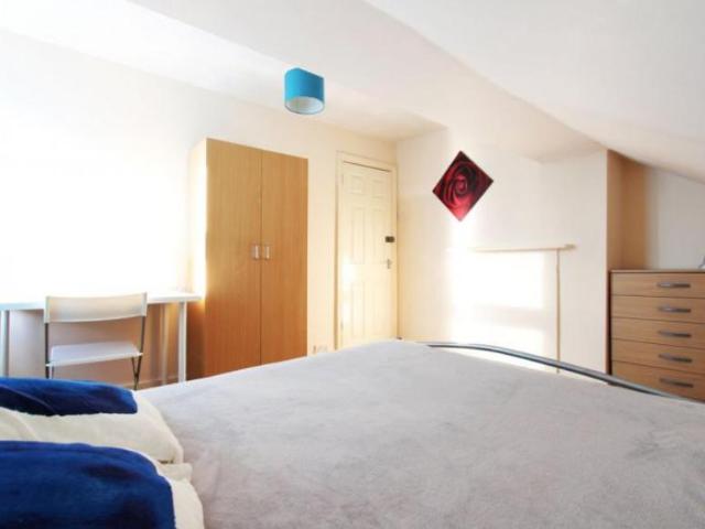 For Rent 4 Bedroom Shared Living/roommate London London DLS90559673