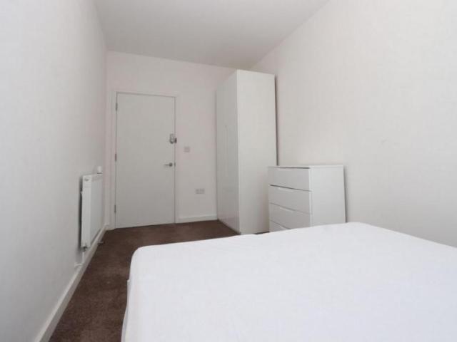 For Rent 4 Bedroom Shared Living/roommate London London DLS90559705