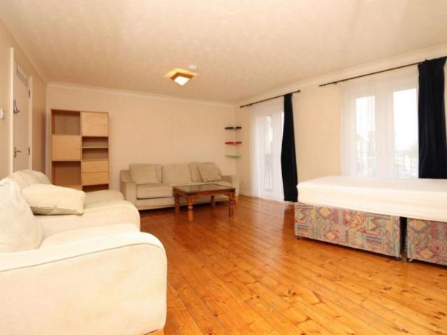 For Rent 4 Bedroom Shared Living/roommate London London DLS90559732