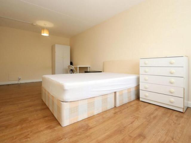 For Rent 4 Bedroom Shared Living/roommate London London DLS90559791