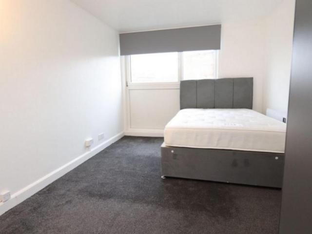 For Rent 4 Bedroom Shared Living/roommate London London DLS90559815