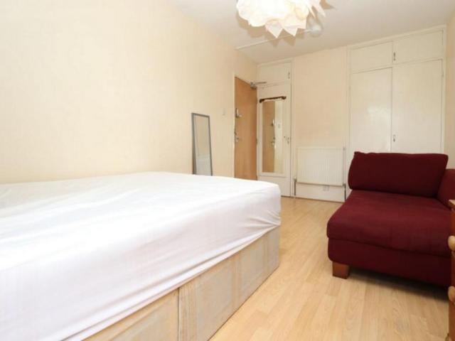 For Rent 4 Bedroom Shared Living/roommate London London DLS90559823