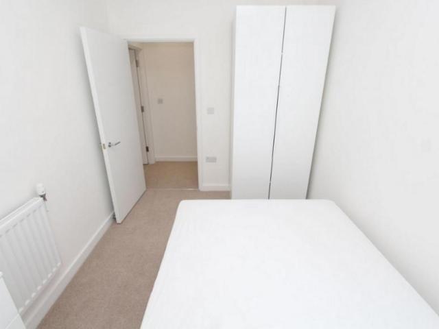 For Rent 4 Bedroom Shared Living/roommate London London DLS90559899