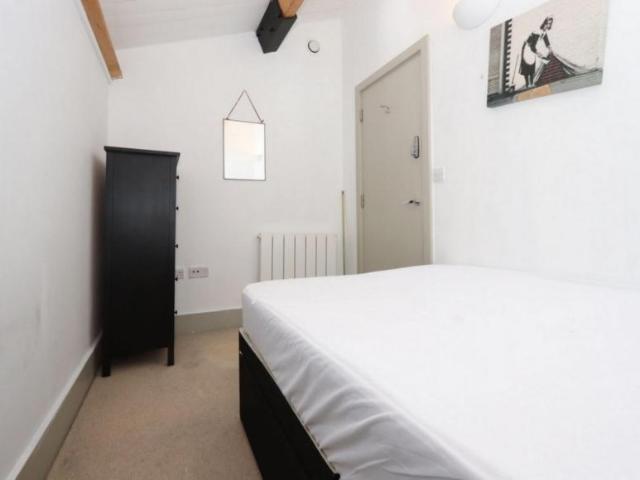 For Rent 4 Bedroom Shared Living/roommate London London DLS90559940
