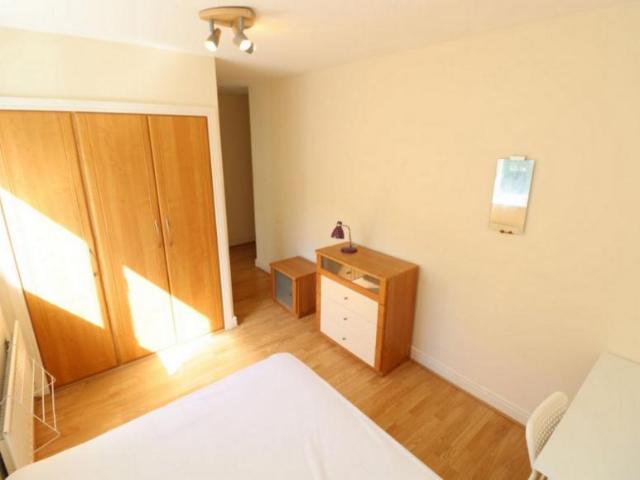 For Rent 4 Bedroom Shared Living/roommate London London DLS90559948