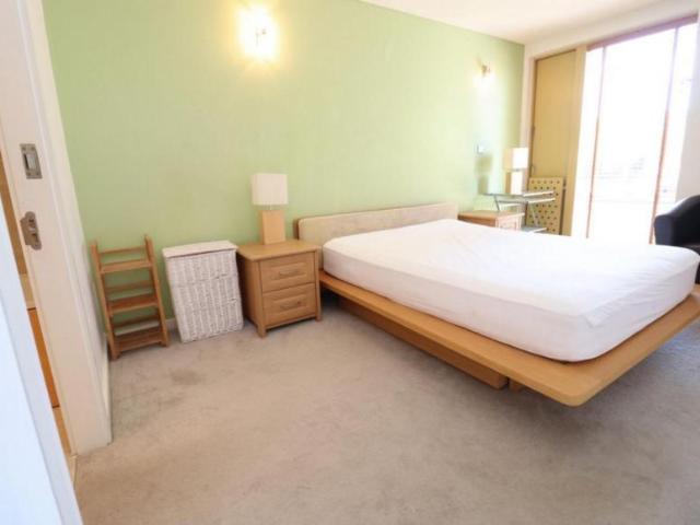 For Rent 4 Bedroom Shared Living/roommate London London DLS90559955