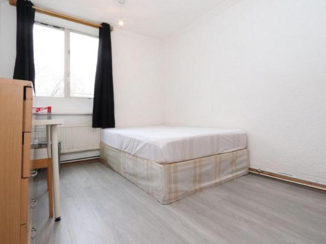 For Rent 4 Bedroom Shared Living/roommate London London DLS90559266