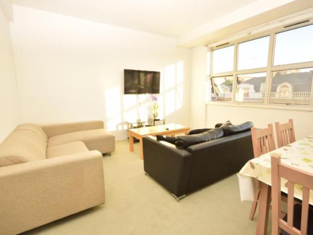 For Rent 4 Bedroom Shared Living/roommate London London DLS90560415