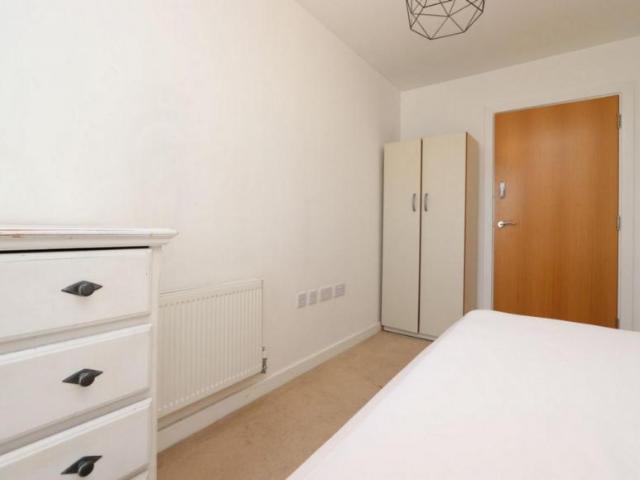 For Rent 4 Bedroom Shared Living/roommate London London DLS90560503