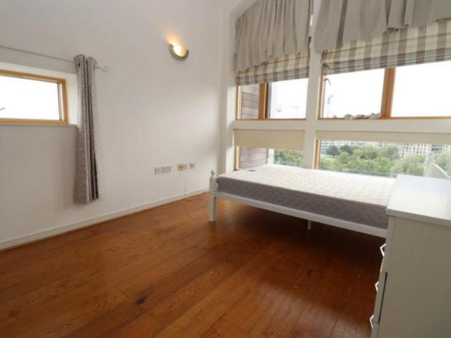 For Rent 4 Bedroom Shared Living/roommate London London DLS90560320