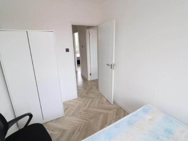 For Rent 4 Bedroom Shared Living/roommate London London DLS90561237