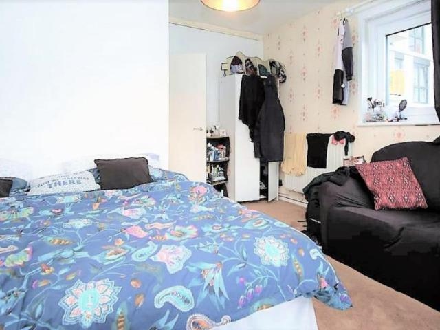 For Rent 4 Bedroom Shared Living/roommate London London DLS90562704