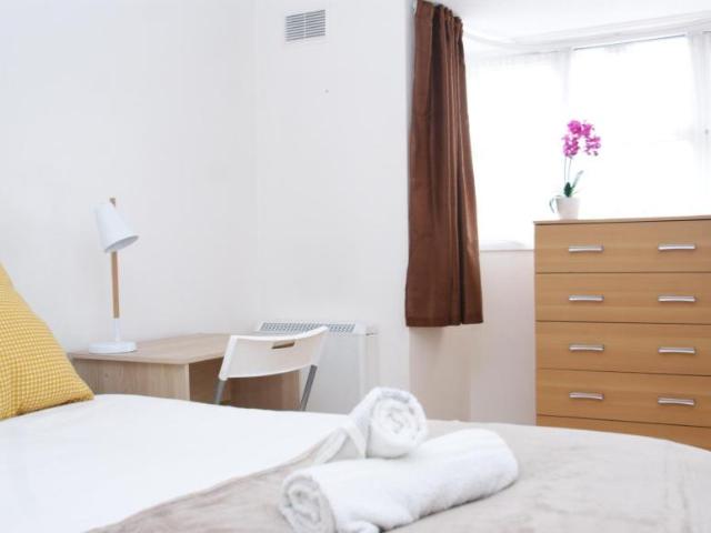 For Rent 4 Bedroom Shared Living/roommate London London DLS90562391