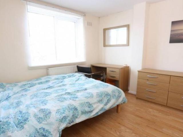 For Rent 4 Bedroom Shared Living/roommate London London DLS90563407