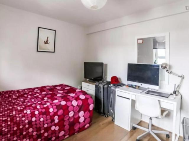 For Rent 4 Bedroom Shared Living/roommate London London DLS90563477