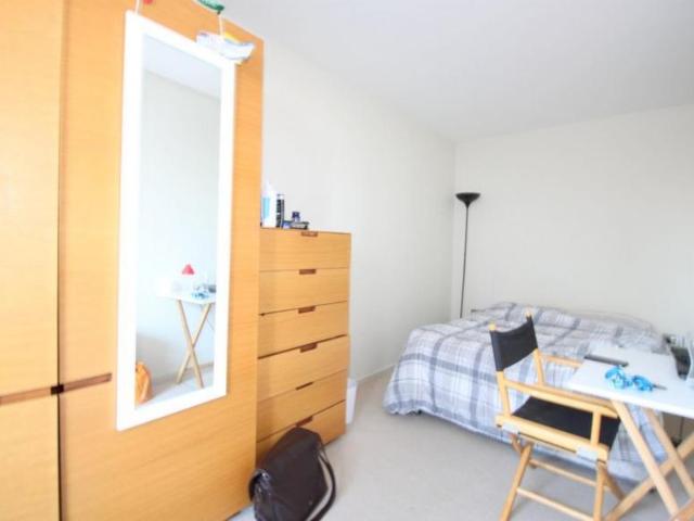 For Rent 4 Bedroom Shared Living/roommate London London DLS90563699
