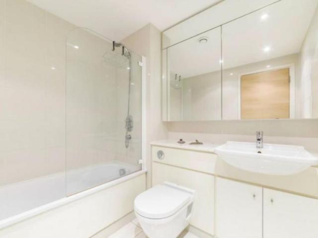 For Rent 4 Bedroom Shared Living/roommate London London DLS90563115