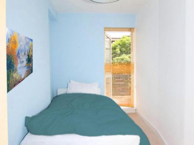 For Rent 4 Bedroom Shared Living/roommate London London DLS90563141
