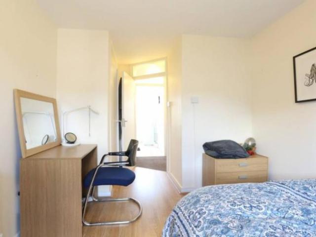 For Rent 4 Bedroom Shared Living/roommate London London DLS90563272