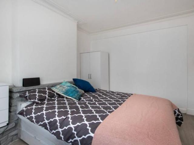 For Rent 4 Bedroom Shared Living/roommate London London DLS95119590