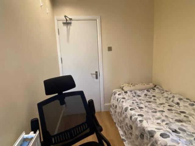 For Rent 4 Bedroom Shared Living/roommate London London DLS97707079