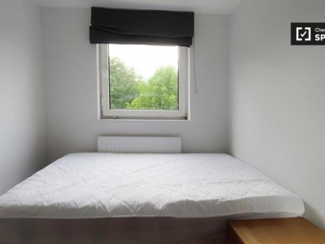 For Rent 4 Bedroom Shared Living/roommate London London DLS99724654