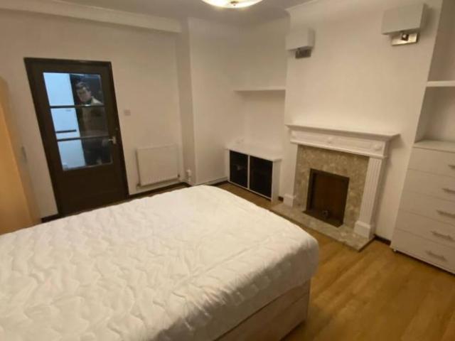For Rent 4 Bedroom Shared Living/roommate London London DLS99724933