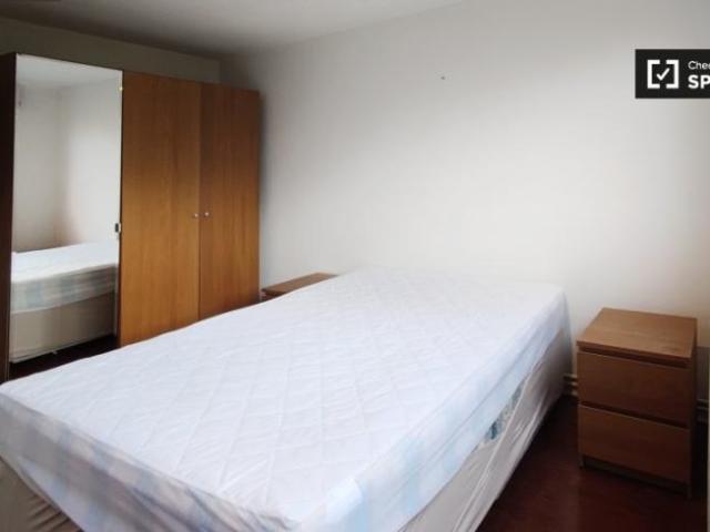 For Rent 4 Bedroom Shared Living/roommate London London DLS99724997