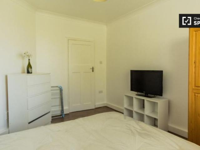 For Rent 4 Bedroom Shared Living/roommate London London DLS99725004