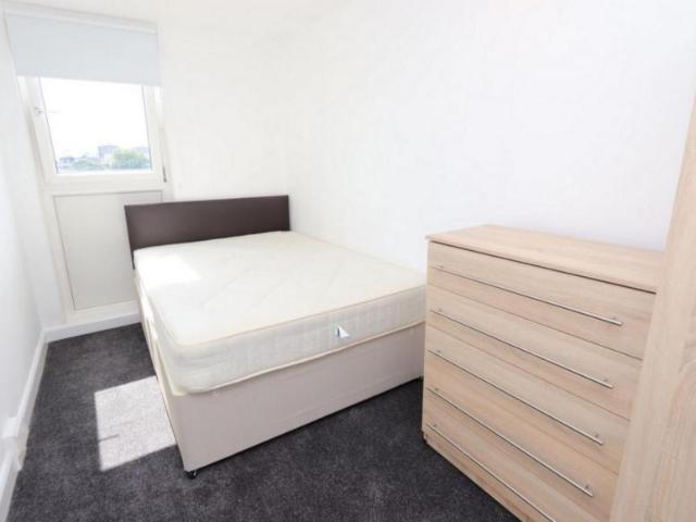 For Rent 4 Bedroom Shared Living/roommate London London DS90559370