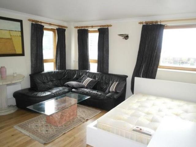 For Rent 4 Bedroom Shared Living/roommate London London DS90559371