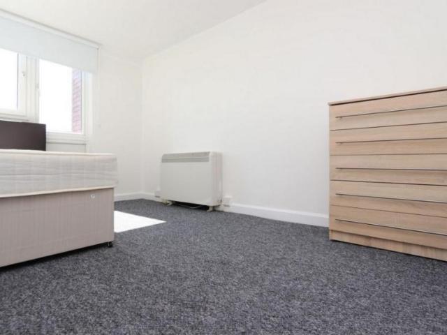 For Rent 4 Bedroom Shared Living/roommate London London DS90559388