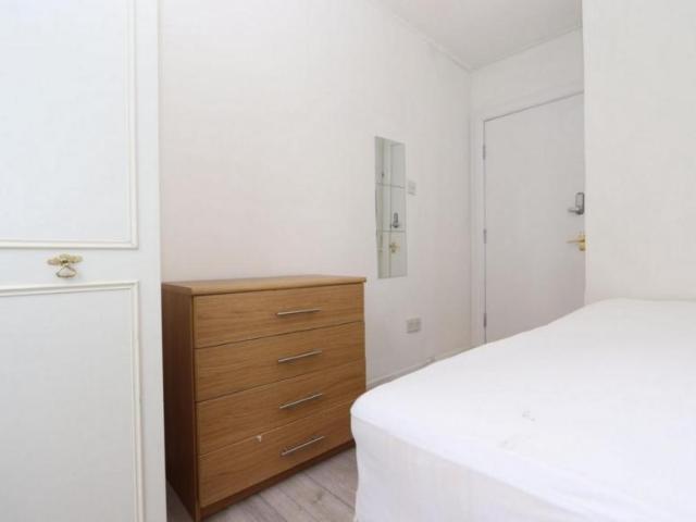 For Rent 4 Bedroom Shared Living/roommate London London DS90559445