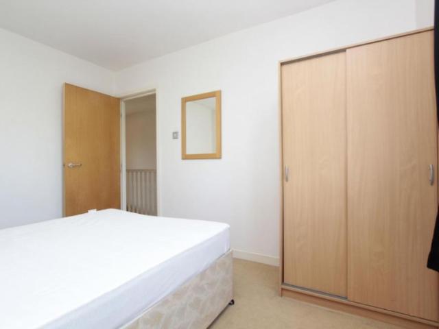 For Rent 4 Bedroom Shared Living/roommate London London DS90559400
