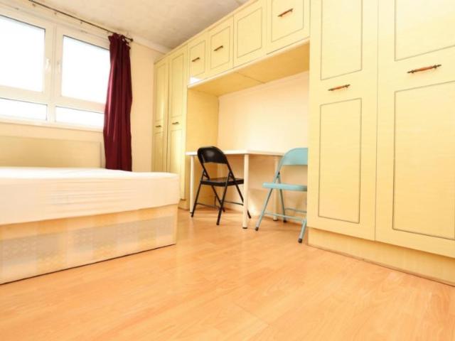 For Rent 4 Bedroom Shared Living/roommate London London DS90559582