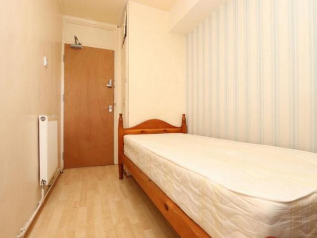 For Rent 4 Bedroom Shared Living/roommate London London DS90559592